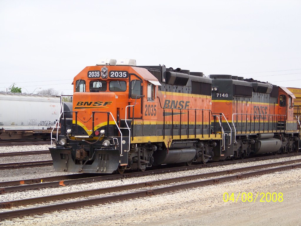 BNSF GP38-2 2035